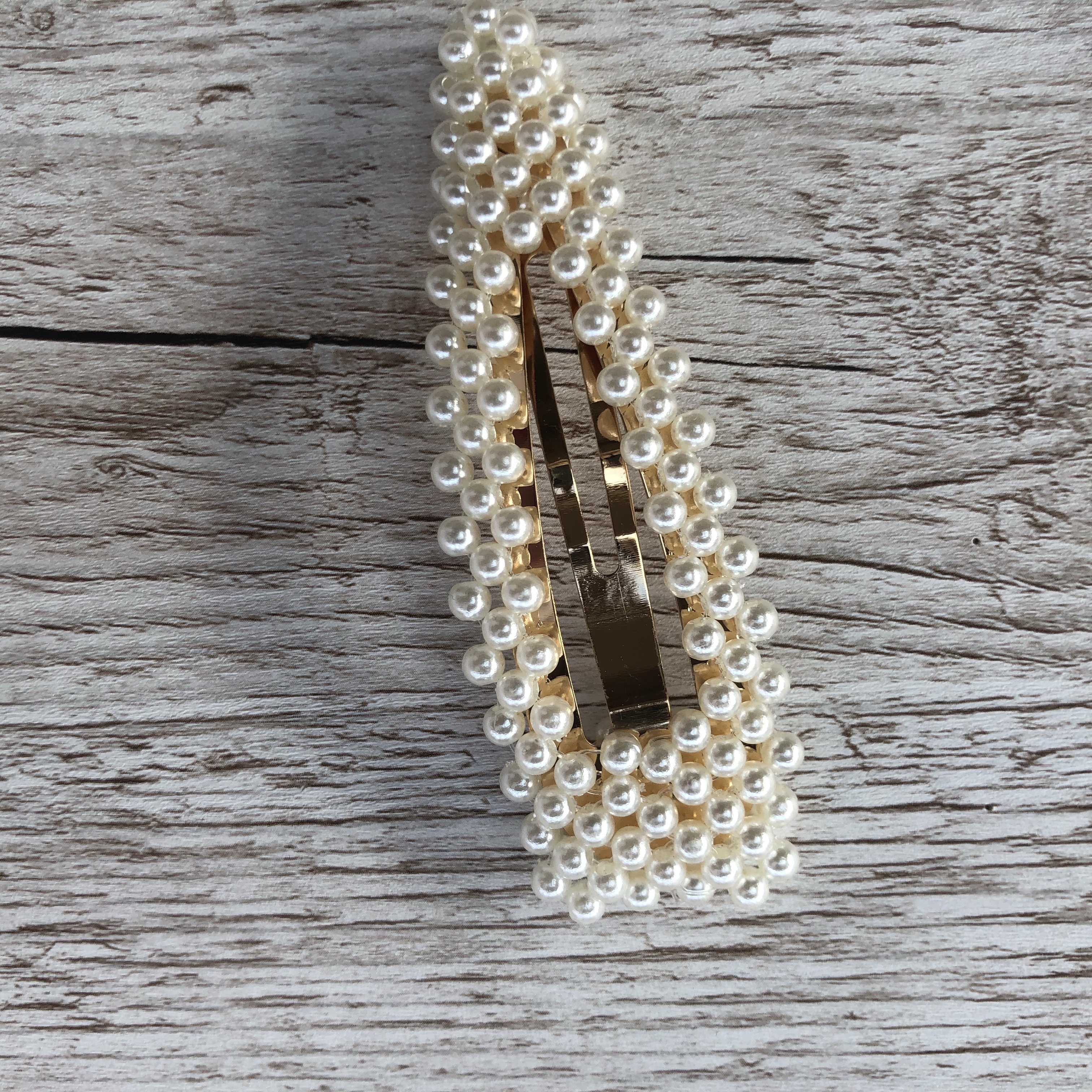 Pearl cluster hair clip – Pop and Flo