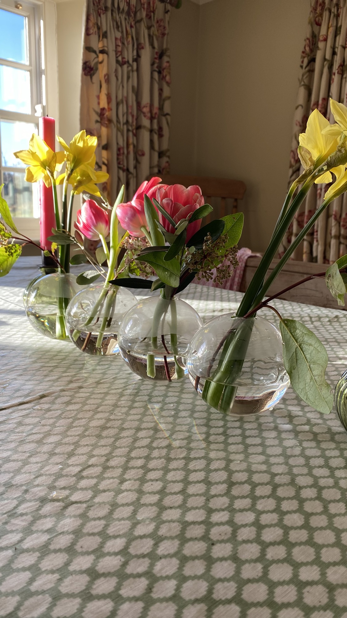 Caterpillar vase (large) – Pop and Flo